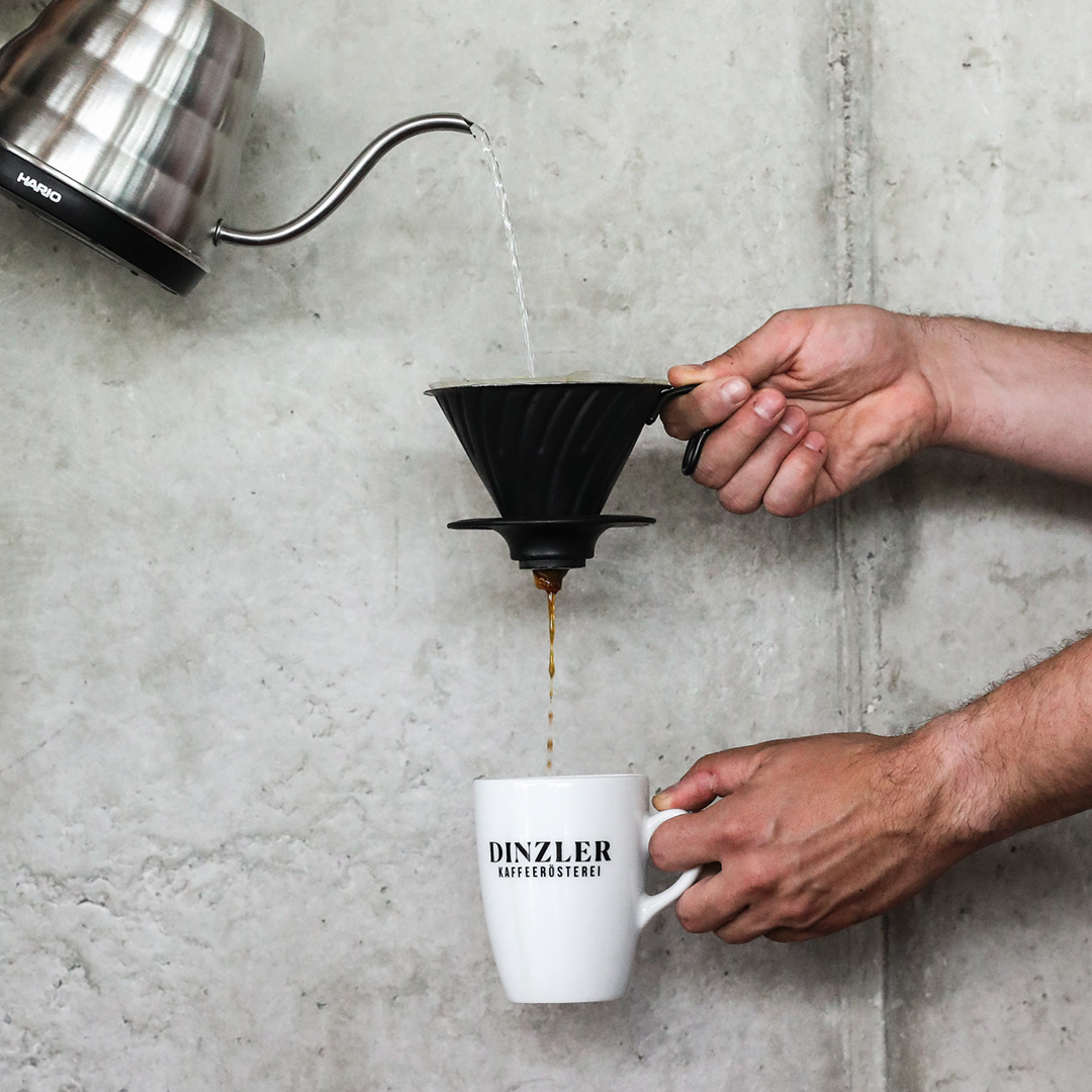 Filterkaffee im Handfilter zubereiten | DINZLER Kaffeerösterei