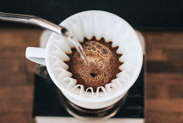 Filterkaffee im Handfilter zubereiten | DINZLER Kaffeerösterei